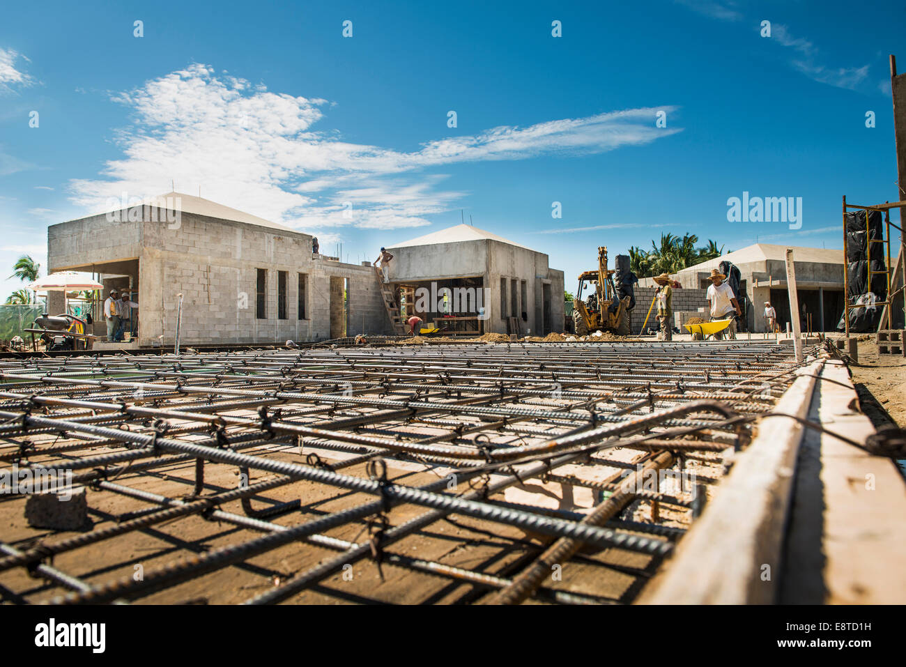Hispanic construction worker at construction site Stock Photo - Alamy