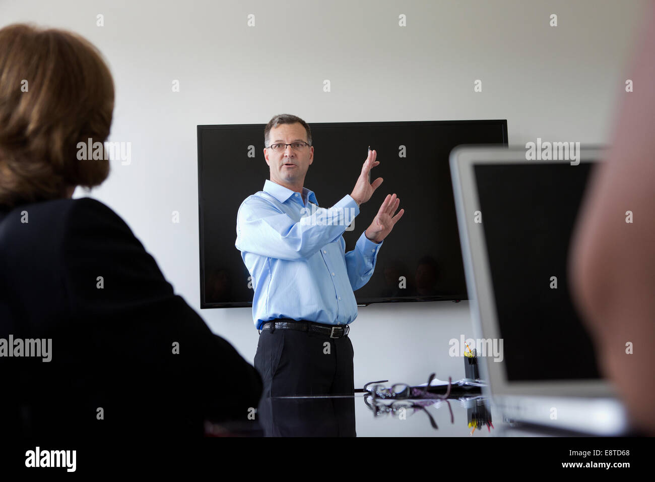 Businessman talking business meeting hi-res stock photography and ...