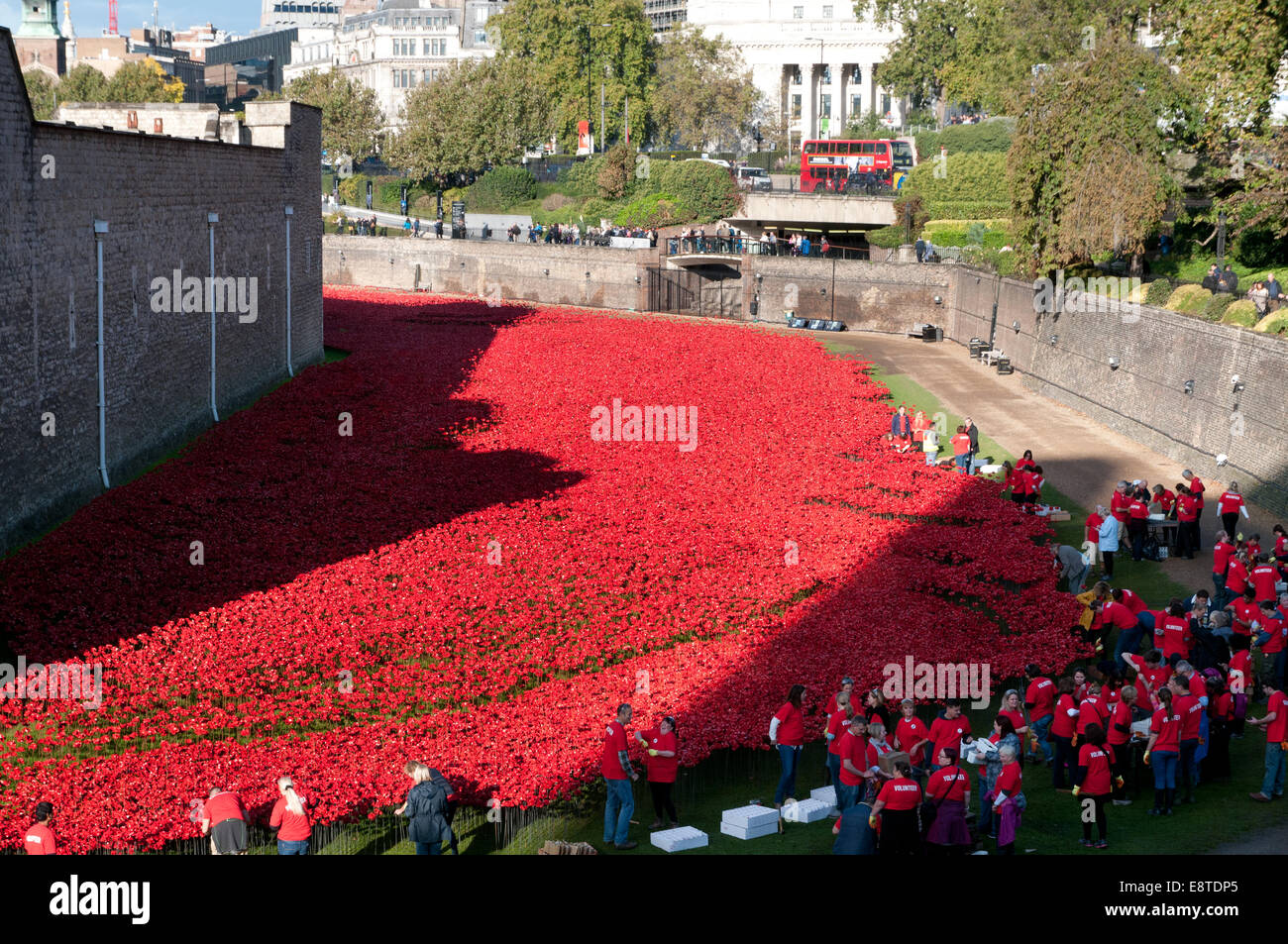 Tower of London Remembers poppy installation Stock Photo - Alamy