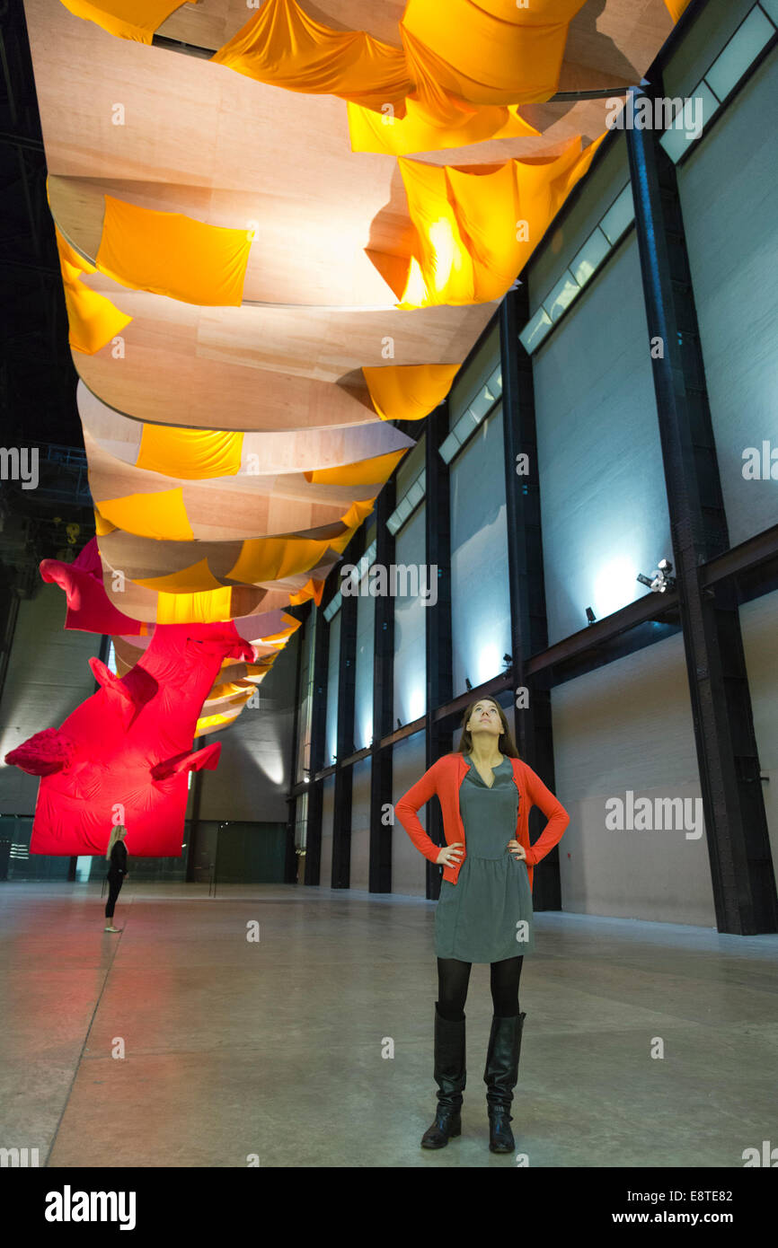 Tate modern installation hi-res stock photography and images - Alamy