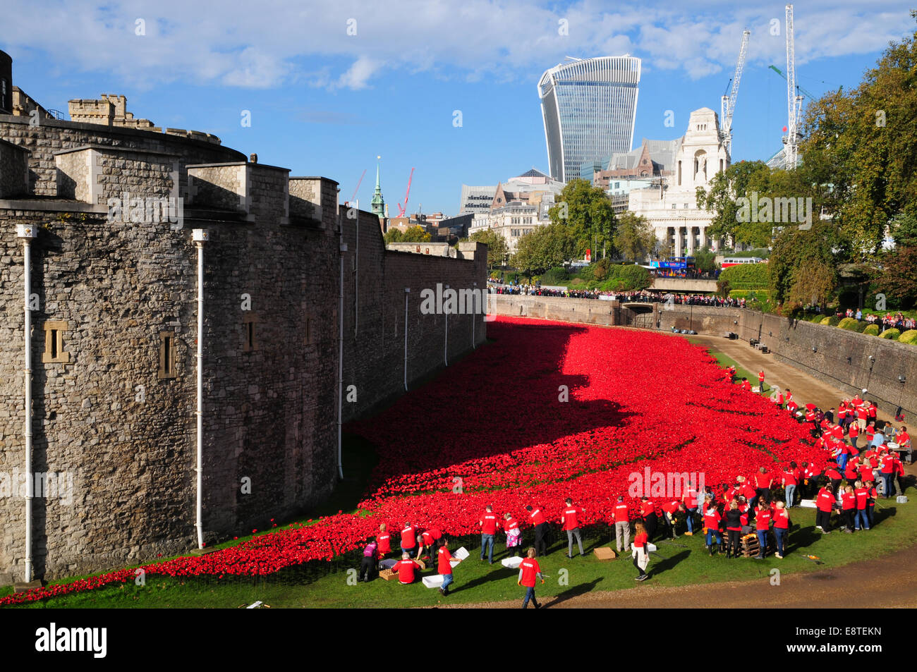 Tower of London Remembers poppy installation Stock Photo - Alamy