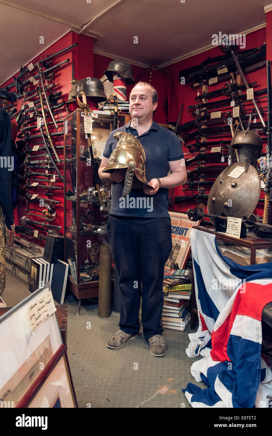 Weaponry armour militaria hi-res stock photography and images - Alamy