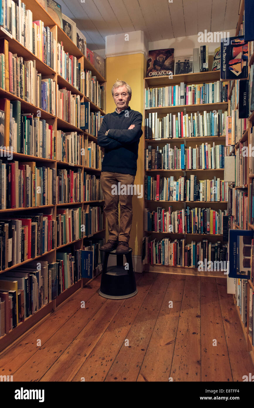 Old fashioned second hand bookshop hi-res stock photography and images ...