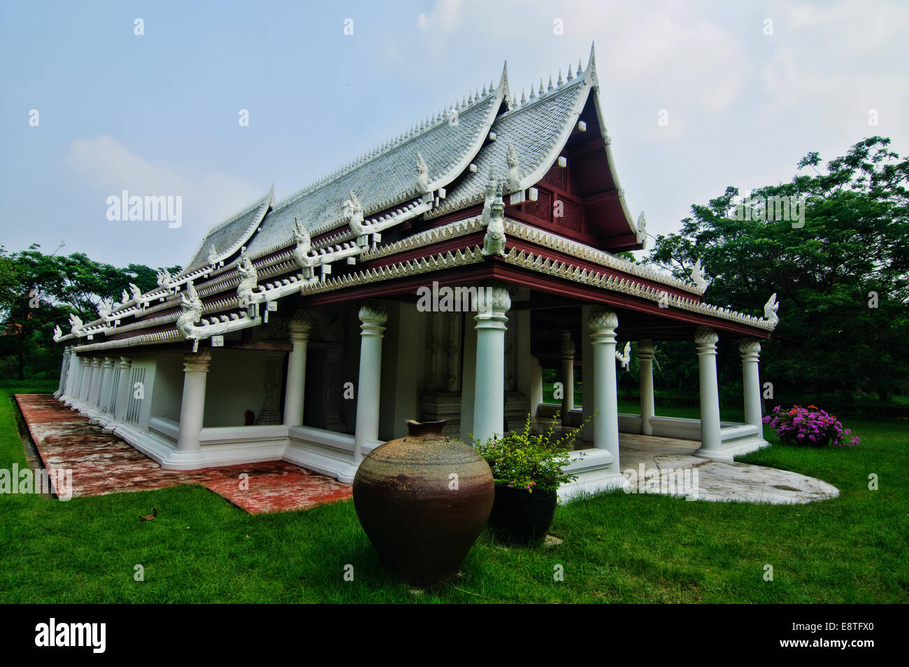 The Sukhothai Wihan The wihan is constructed based on the wihan at Wat ...