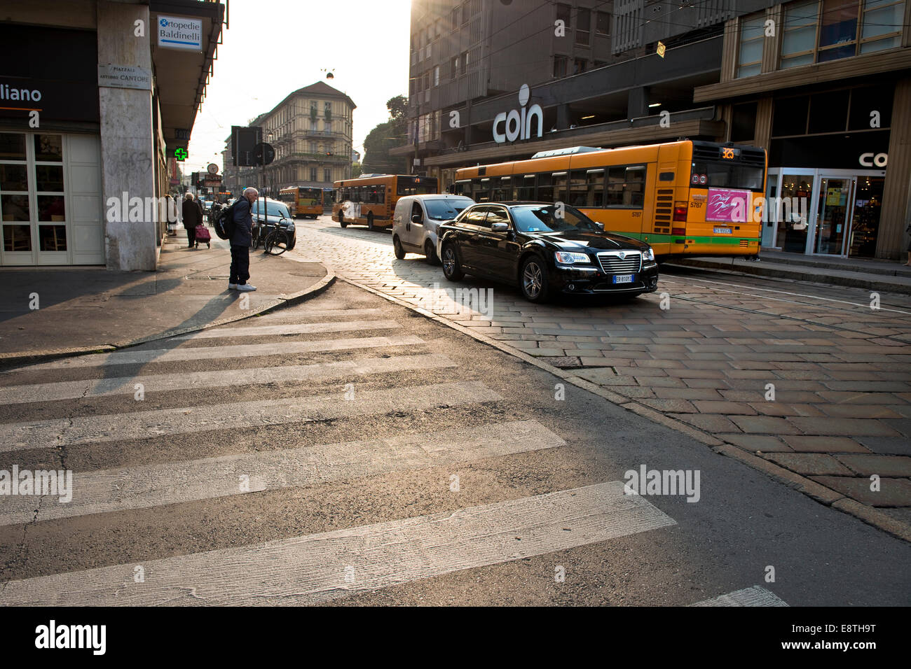 Traffic in center town hi-res stock photography and images - Alamy
