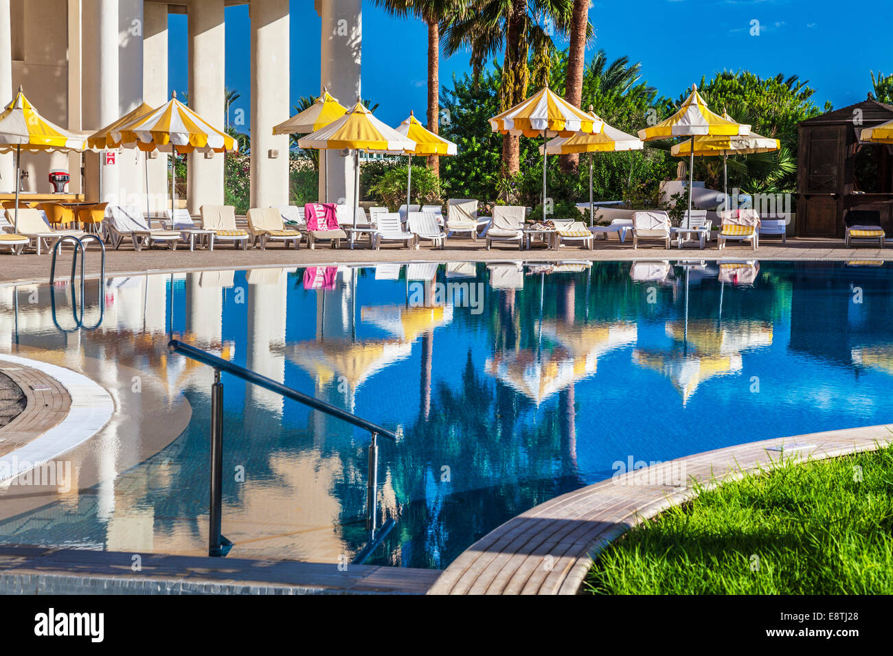 Resort swimming pool hi-res stock photography and images - Alamy