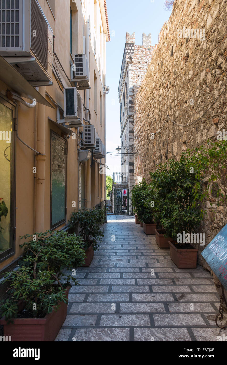 Small alley in taormina Stock Photo - Alamy