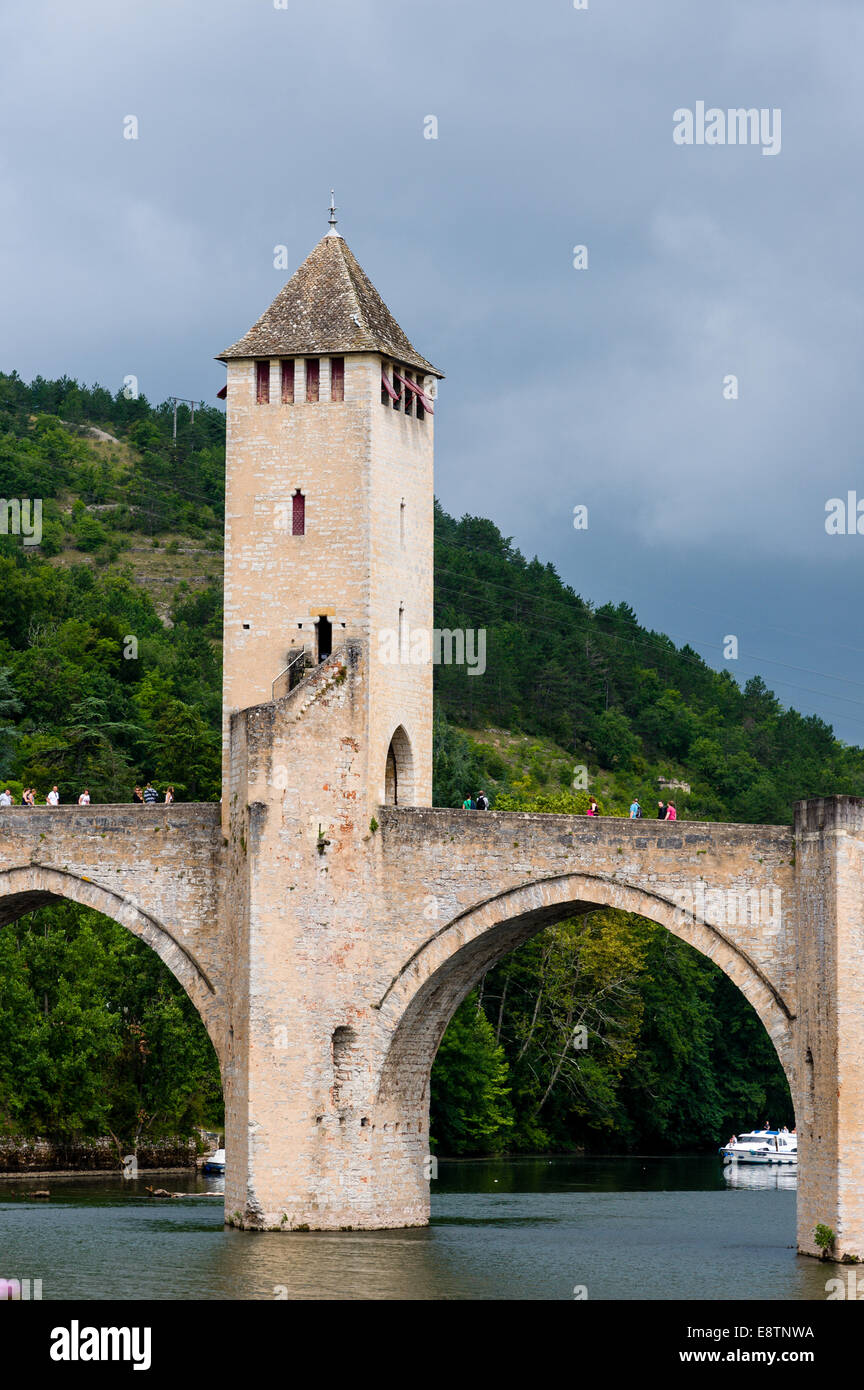 France, Cahors. Pont Valentré stone arch bridge Stock Photo - Alamy
