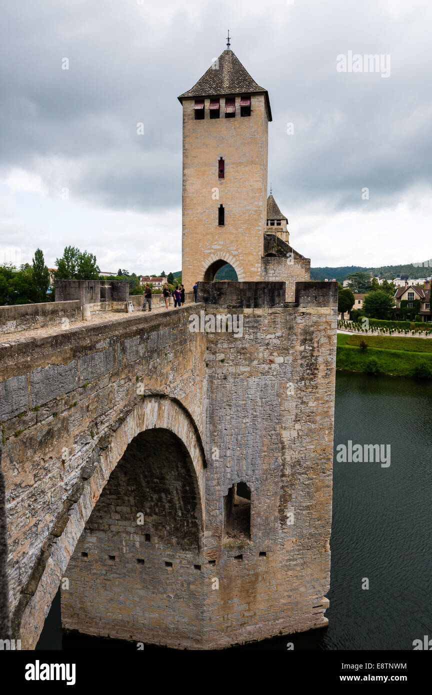 France, Cahors. Pont Valentré stone arch bridge Stock Photo - Alamy