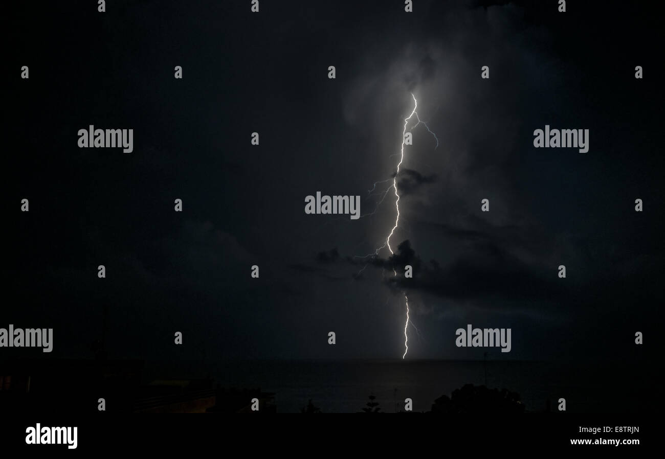 Night thunder hi-res stock photography and images - Alamy