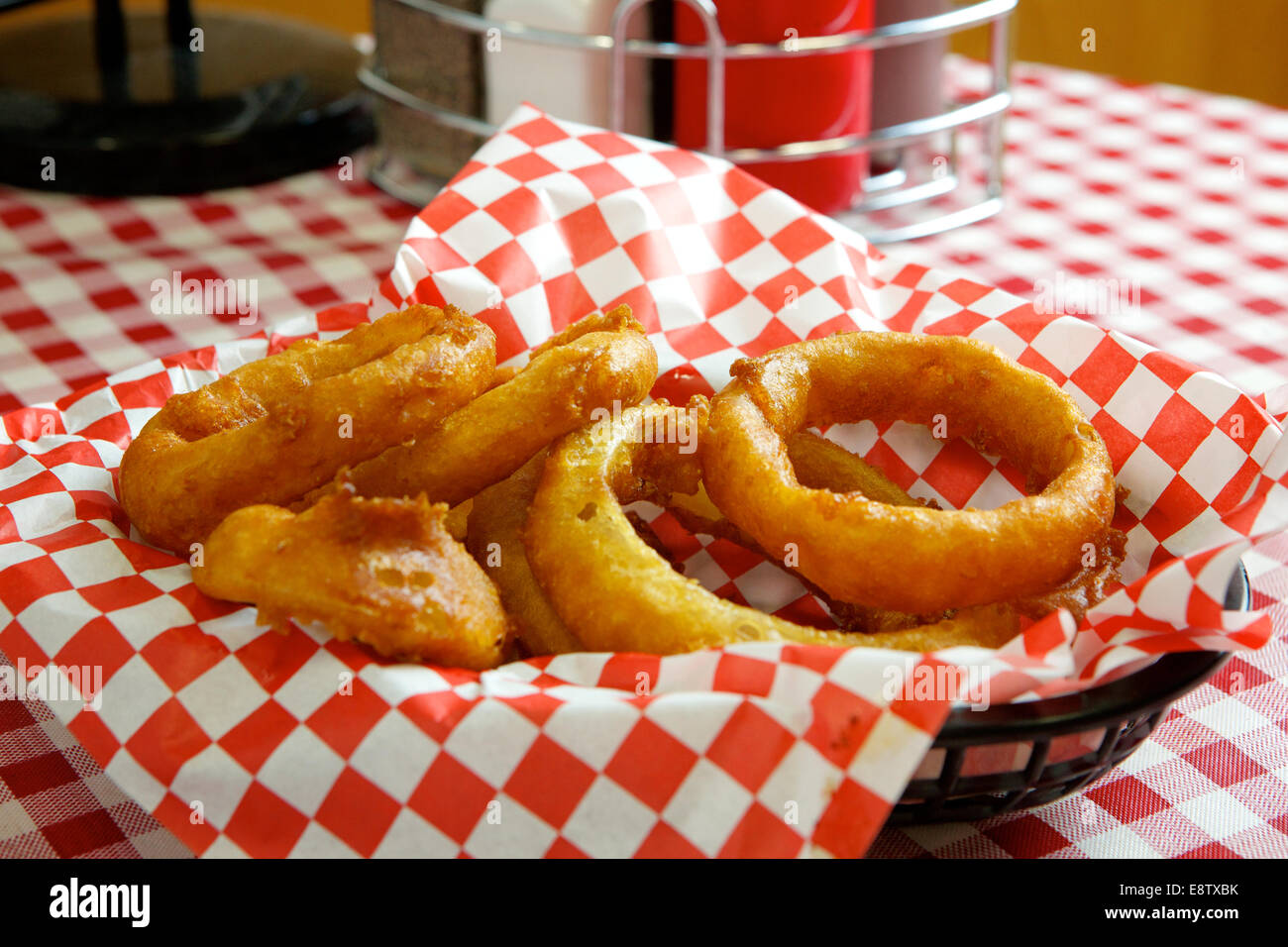 Big basket onion rings hi-res stock photography and images - Alamy