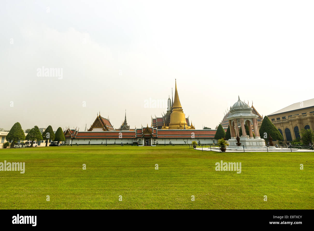 Phra Kaew, Temple of the Emerald Buddha and Grand palace( home of the ...