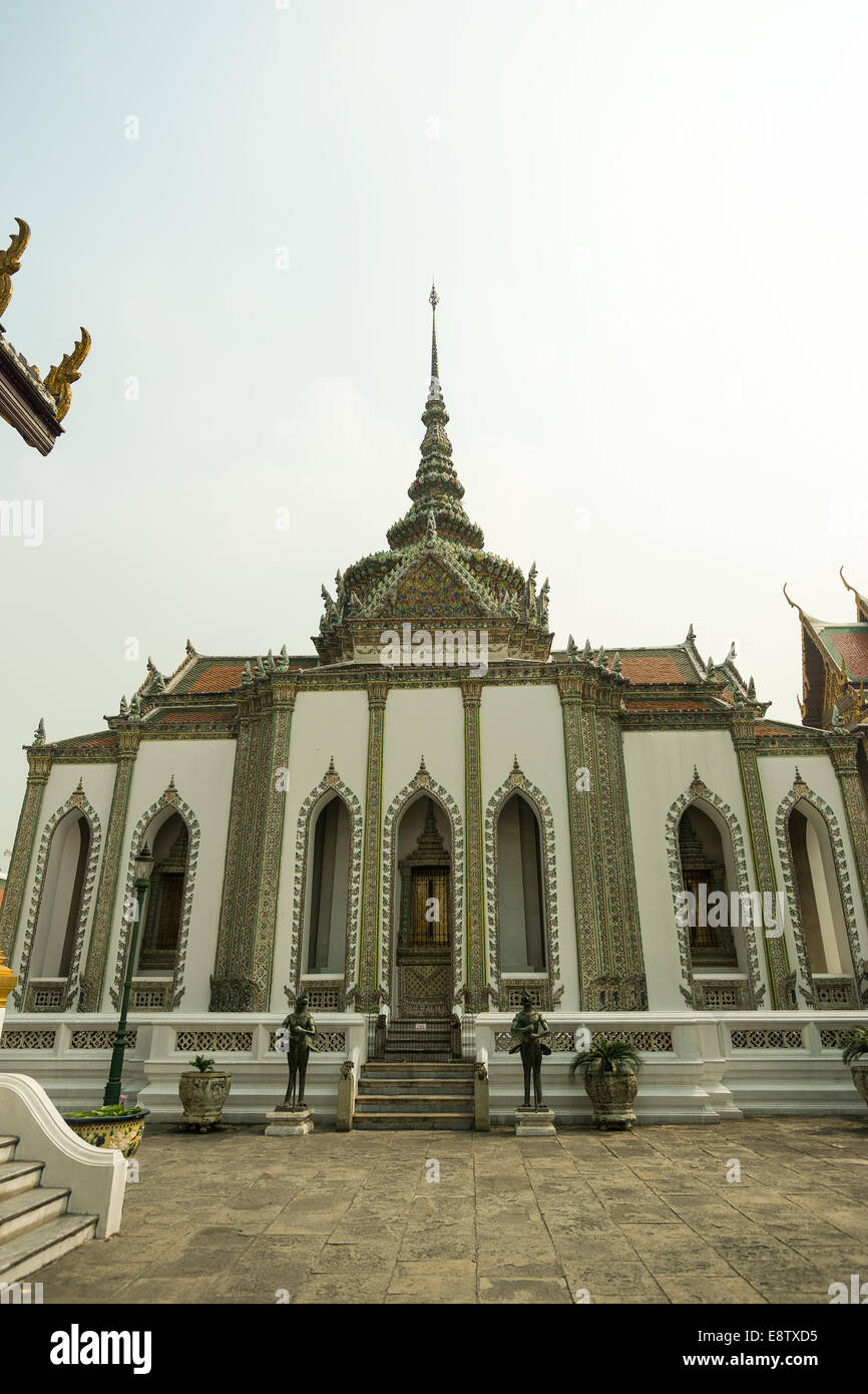 Phra Kaew, Temple of the Emerald Buddha and Grand palace( home of the ...