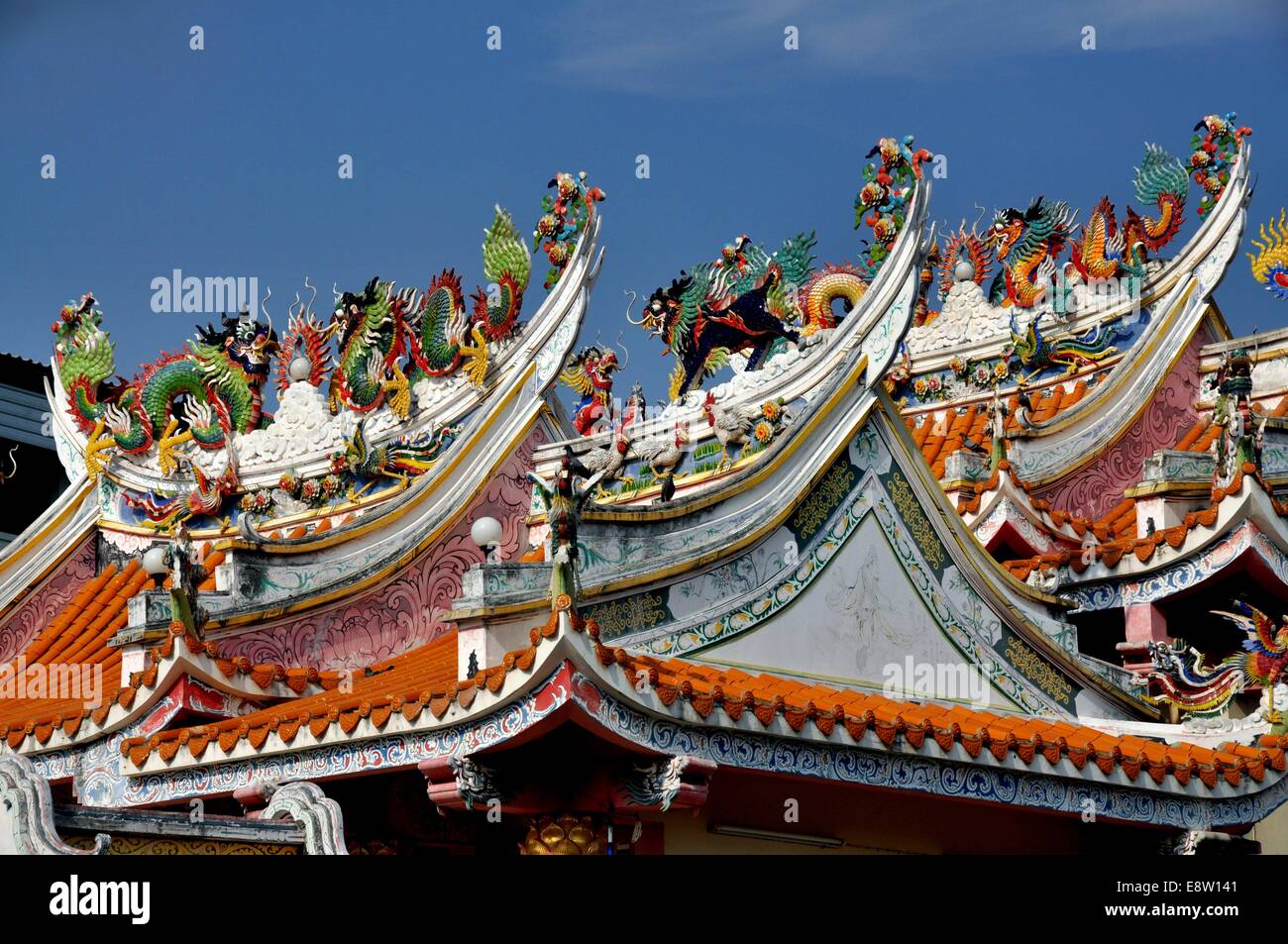 Chinese roof figures hi-res stock photography and images - Alamy