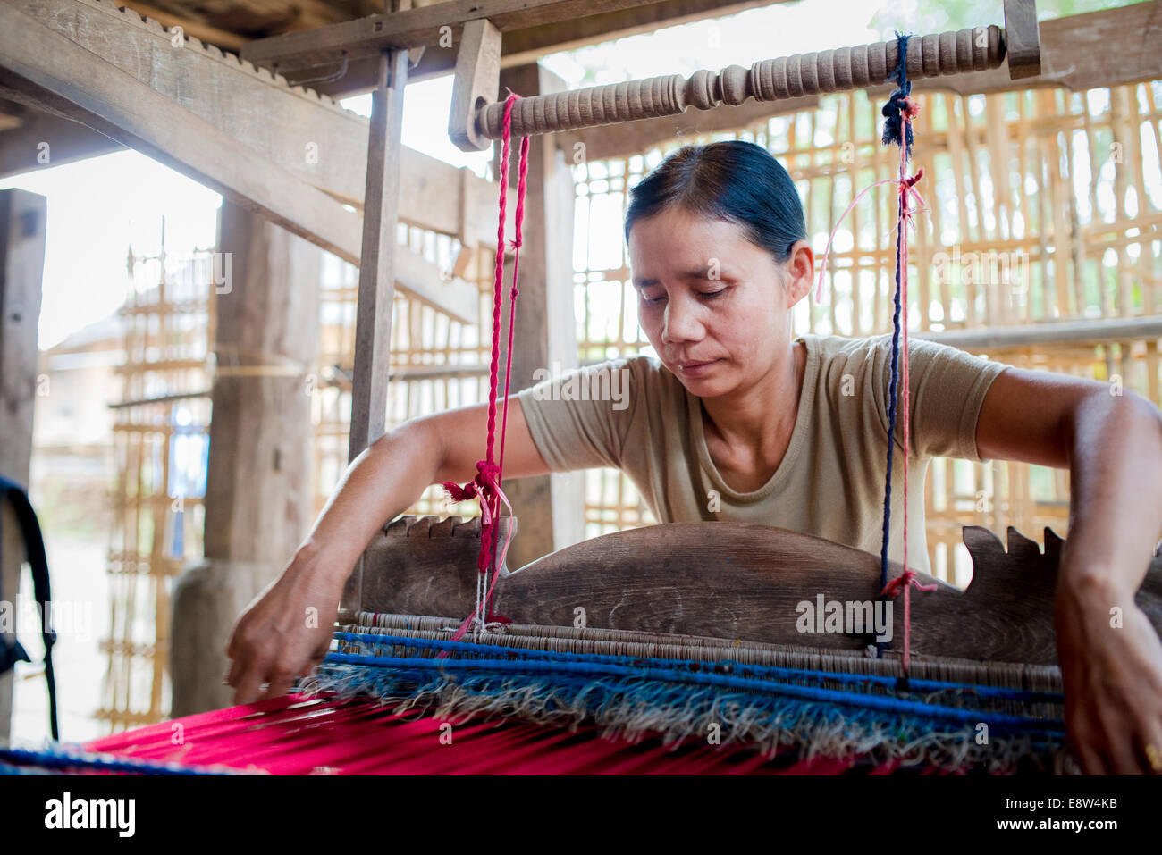Traditional weaving in rural Myanmar Stock Photo - Alamy