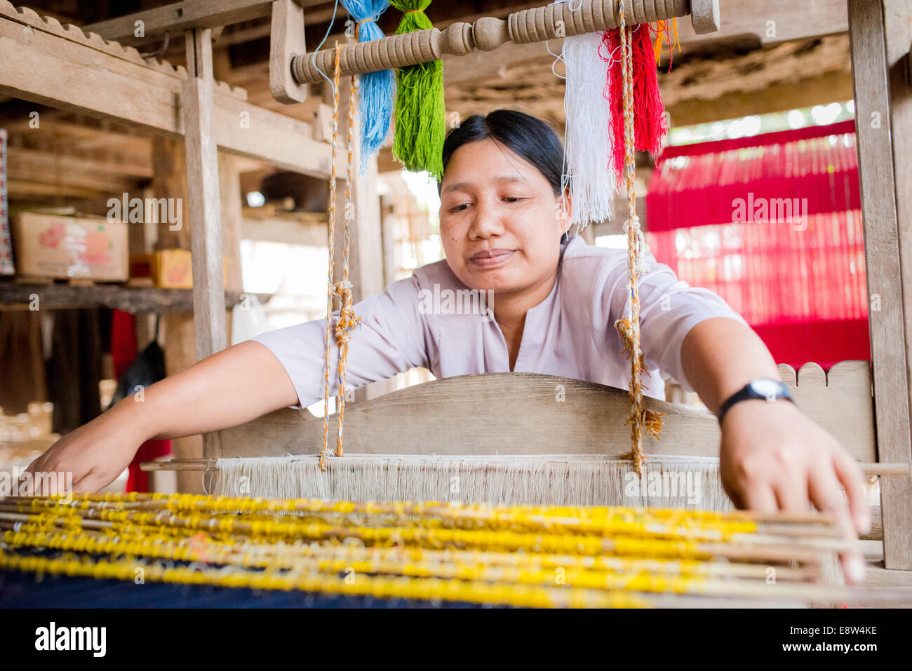 Traditional weaving in rural Myanmar Stock Photo - Alamy