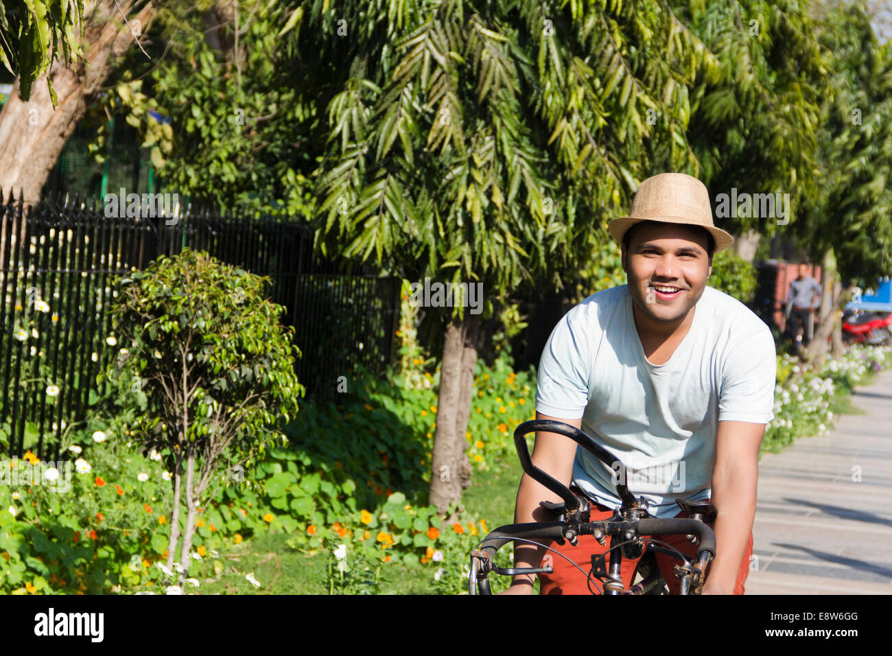Indian man with cycle hi-res stock photography and images - Alamy