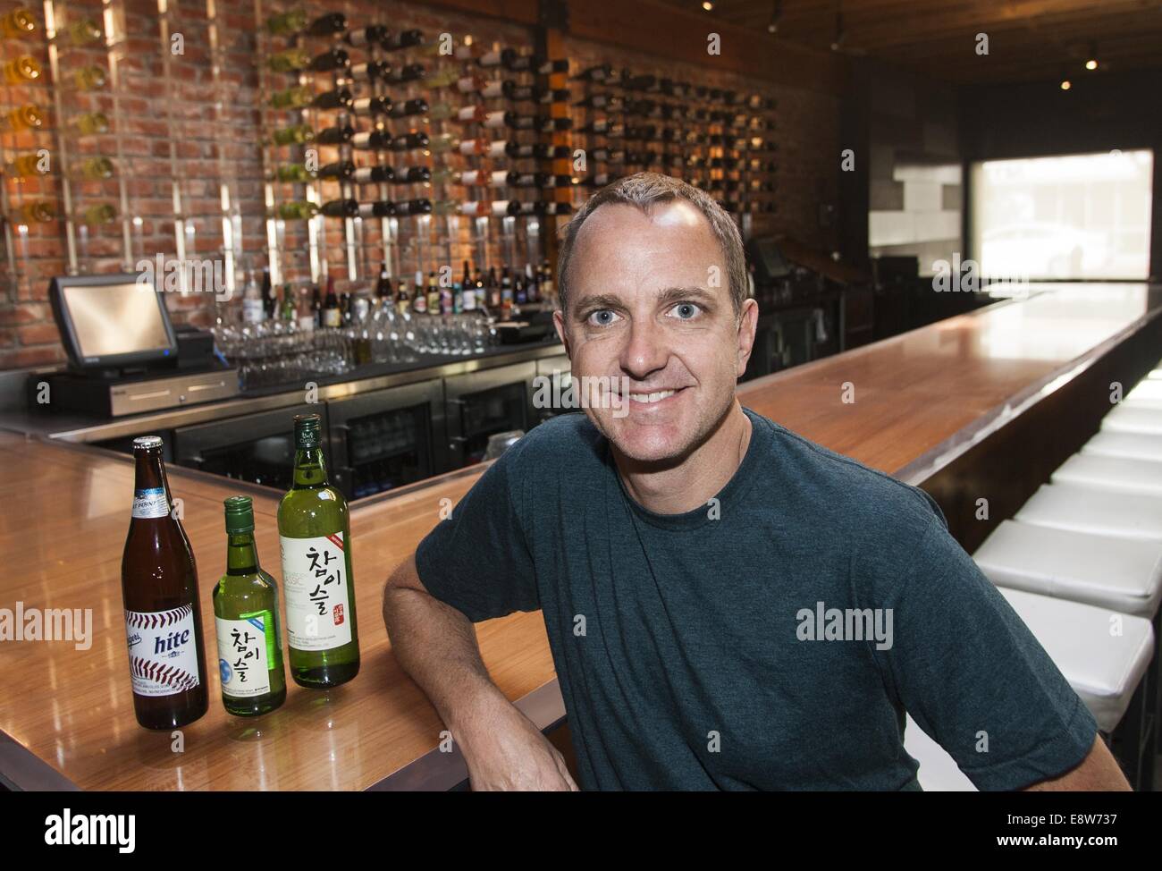 Jinro soju soju hi-res stock photography and images - Alamy