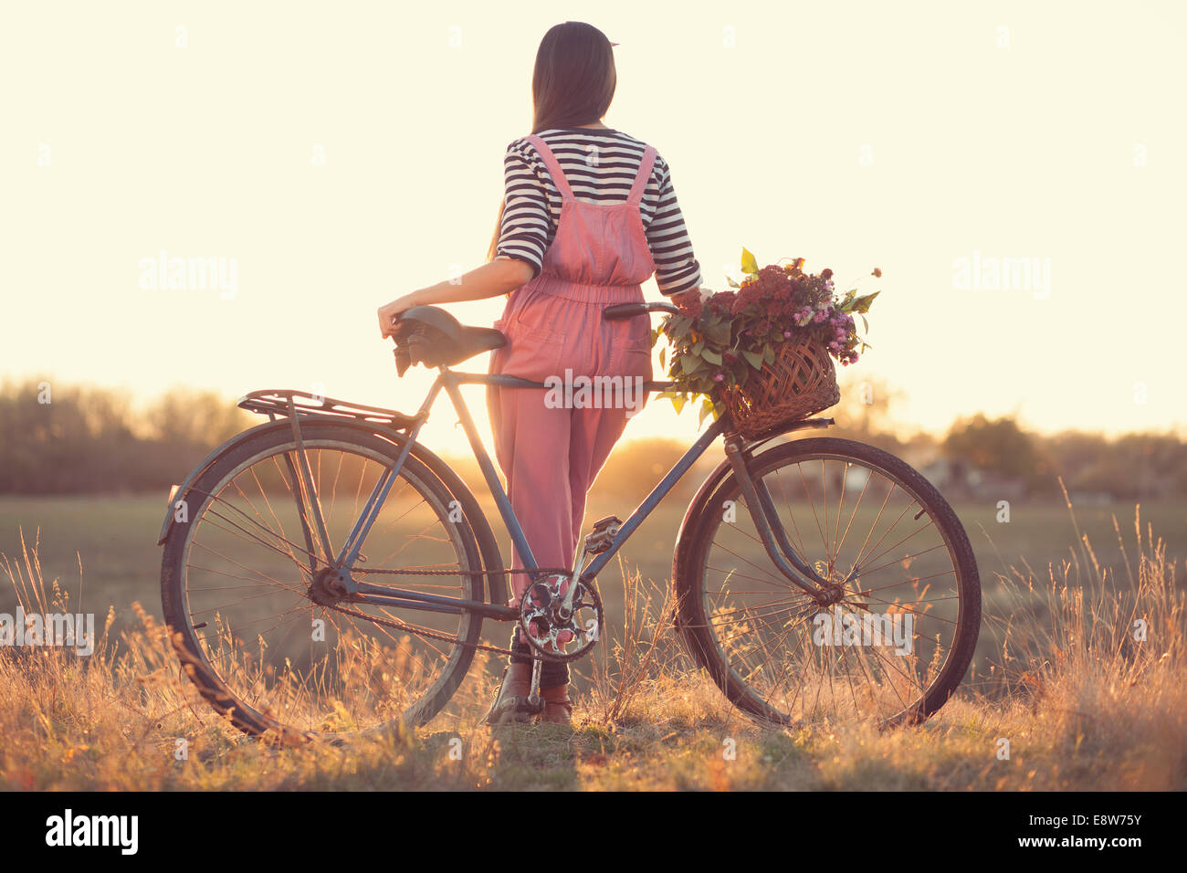 Stylish country girl Stock Photo - Alamy