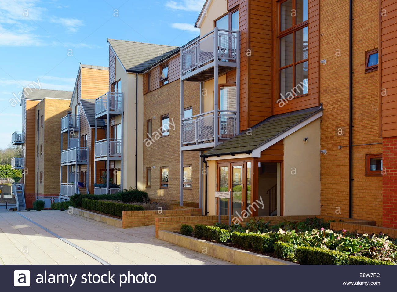 New Build Flats Uk Exterior High Resolution Stock Photography and ...