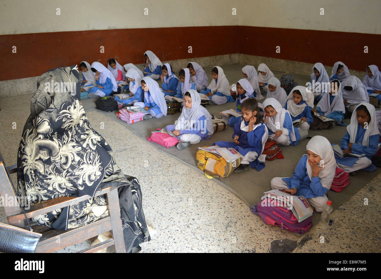 Quetta girls hi-res stock photography and images - Alamy