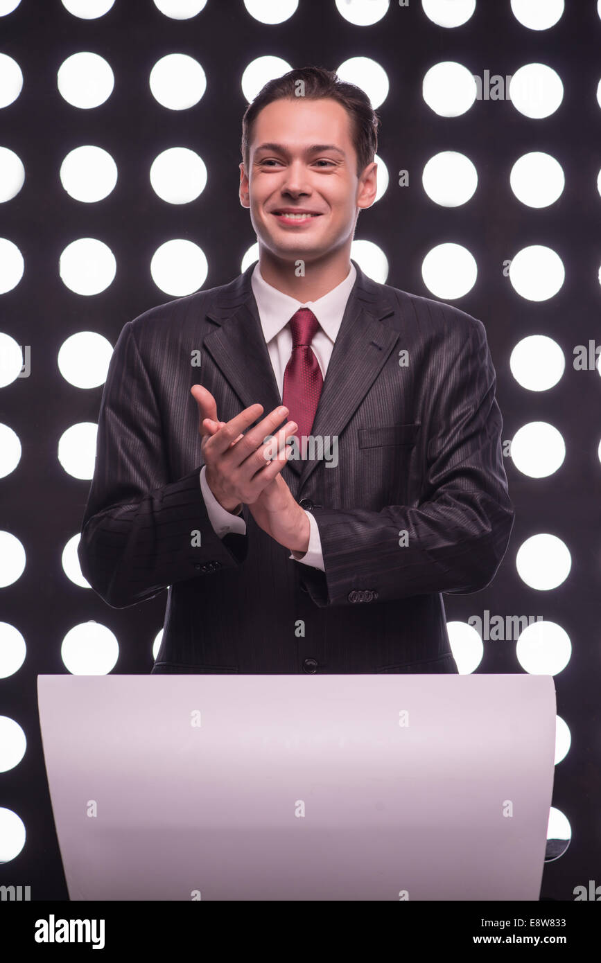 Black news presenter hi-res stock photography and images - Alamy