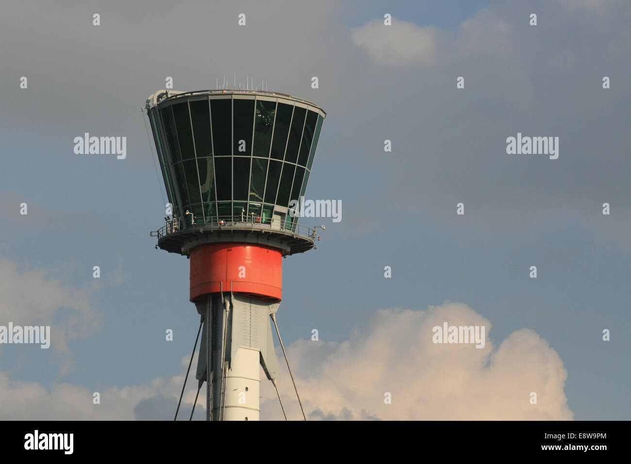 Air traffic control tower london hi-res stock photography and images ...