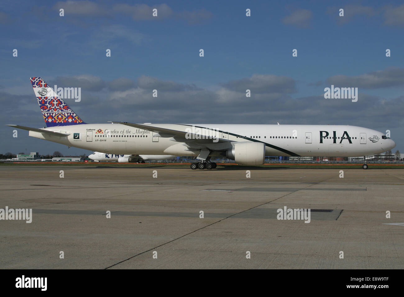PIA PAKISTAN 777 300 Stock Photo - Alamy