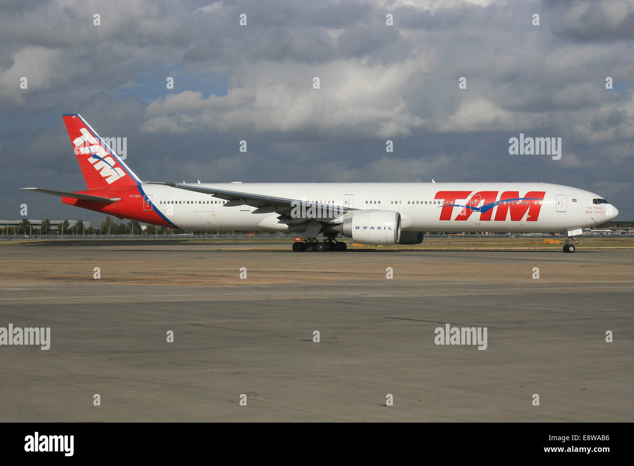 Tam airlines hi-res stock photography and images - Alamy