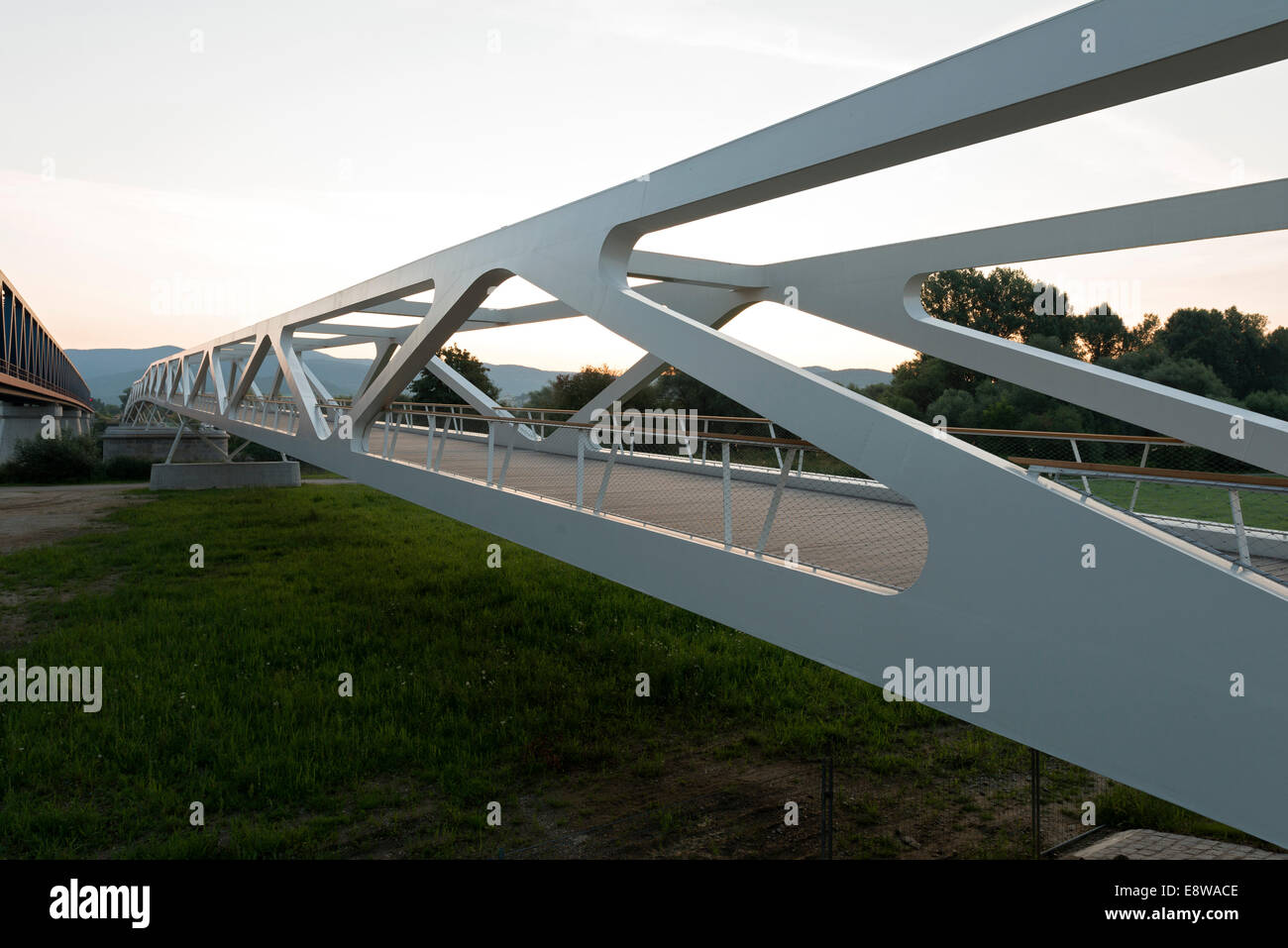 Modern pedestrian bridge hi-res stock photography and images - Alamy