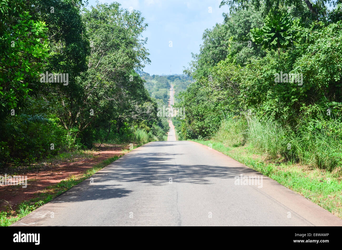 Rural Nigeria, long straight road in Edo state Stock Photo - Alamy