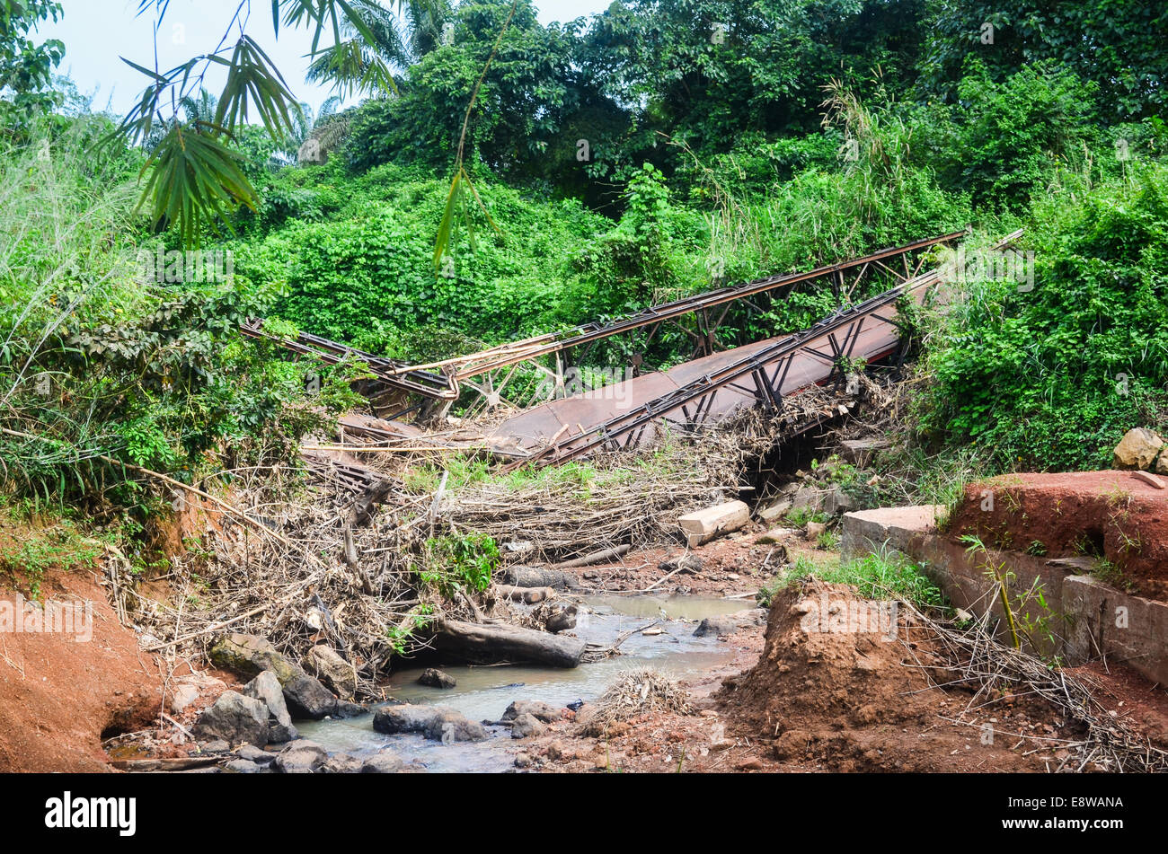 Poor infrastructure in Nigeria, dirt roads, floods and broken bridges ...