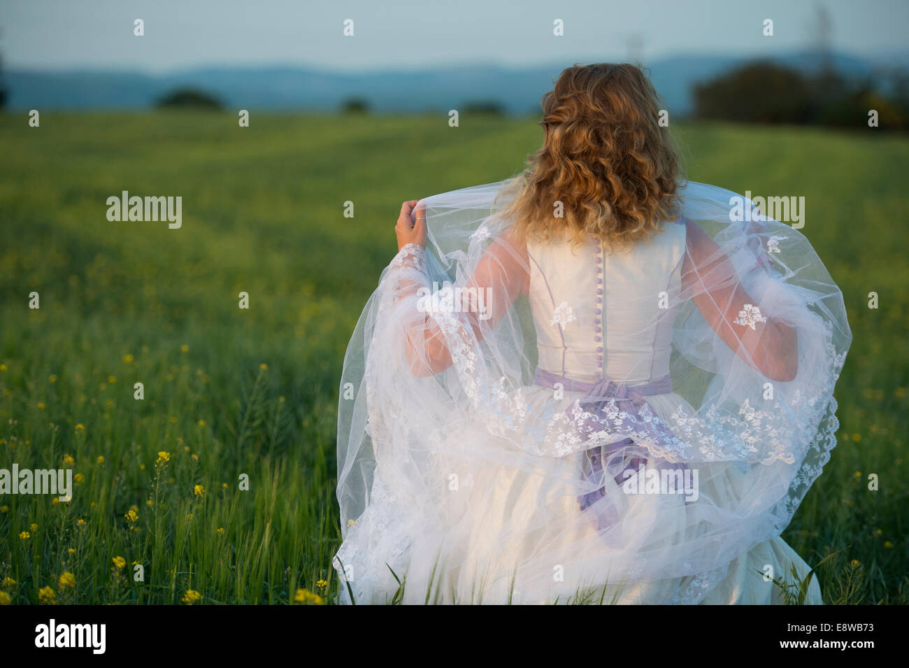 Runaway bride hi-res stock photography and images - Alamy