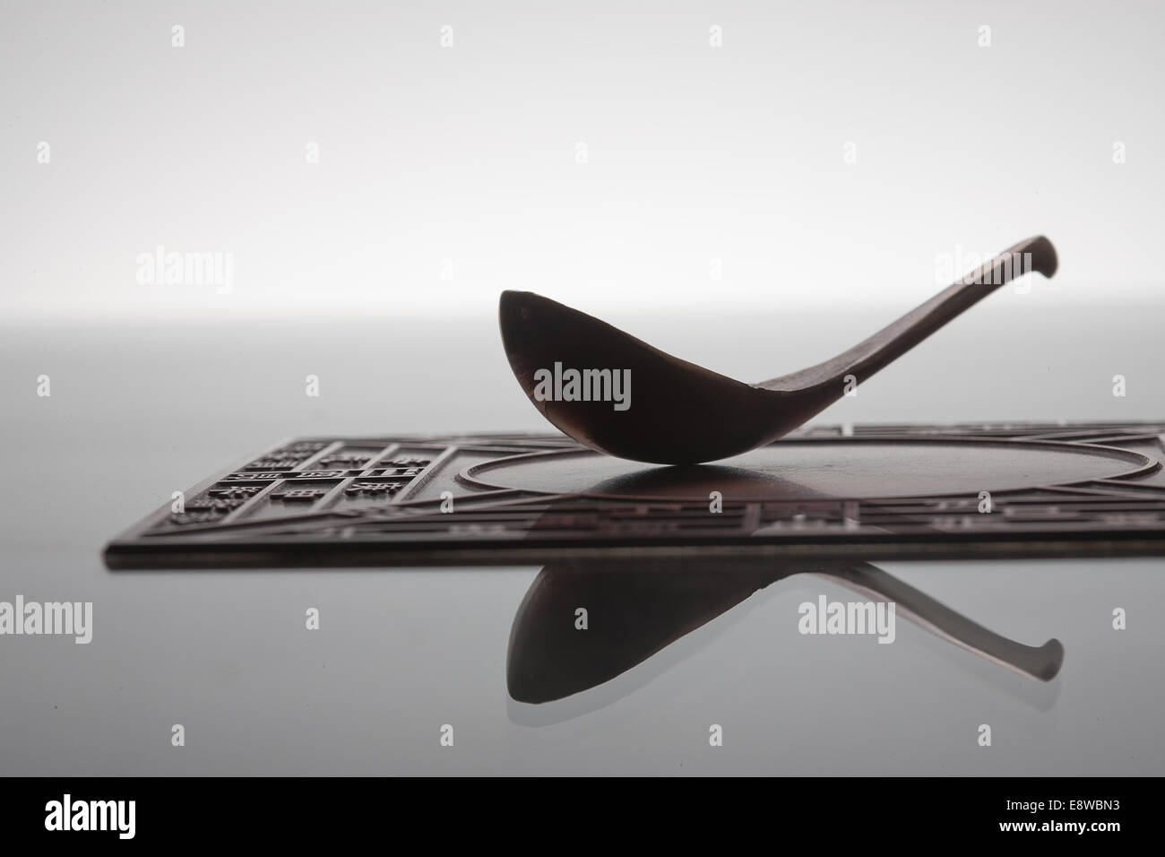 Ancient china compass rose hi-res stock photography and images - Alamy