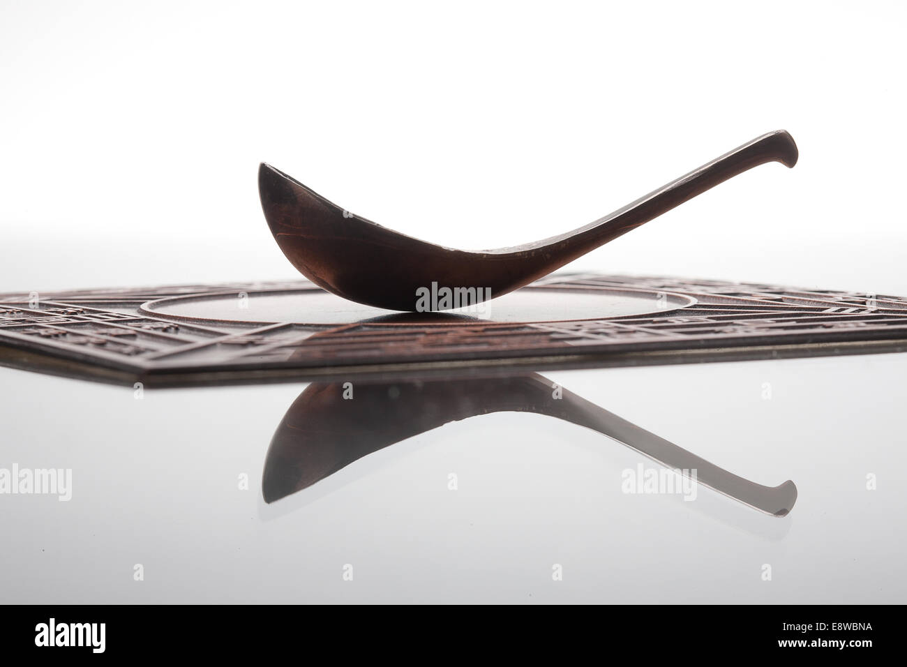 Ancient china compass rose hi-res stock photography and images - Alamy