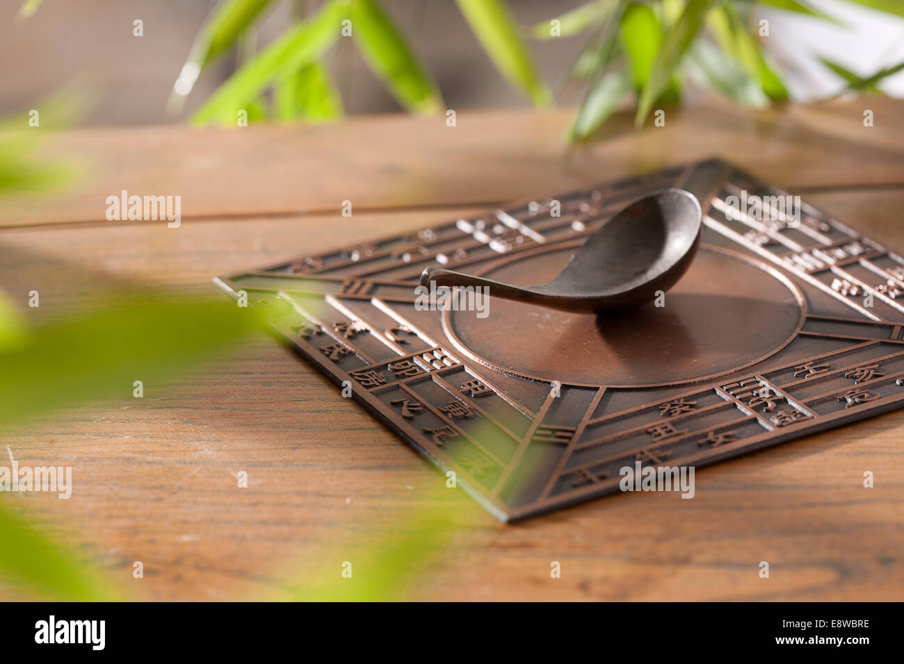 Ancient china compass rose hi-res stock photography and images - Alamy