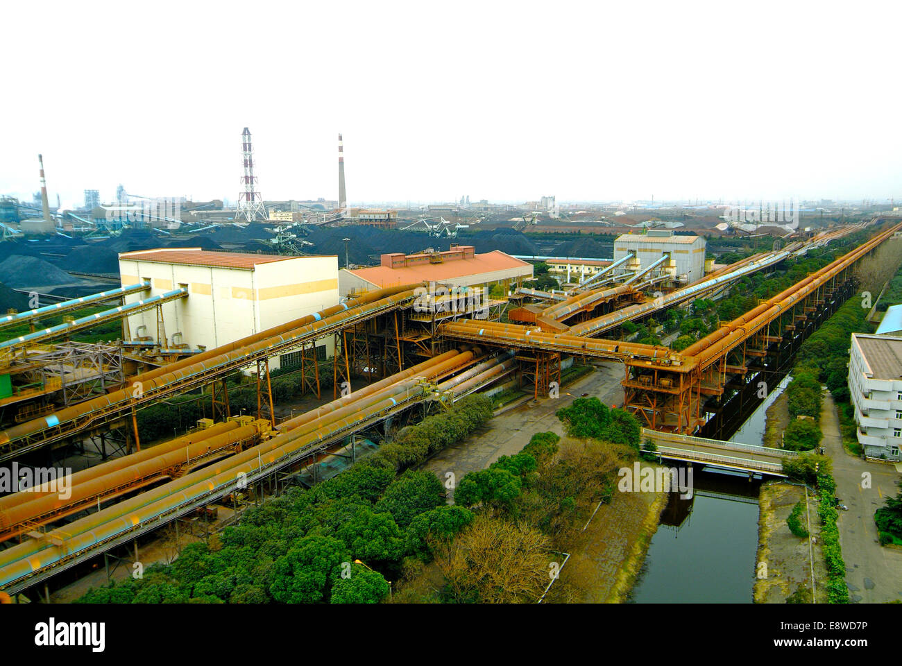 Large steel mill exterior hi-res stock photography and images - Alamy