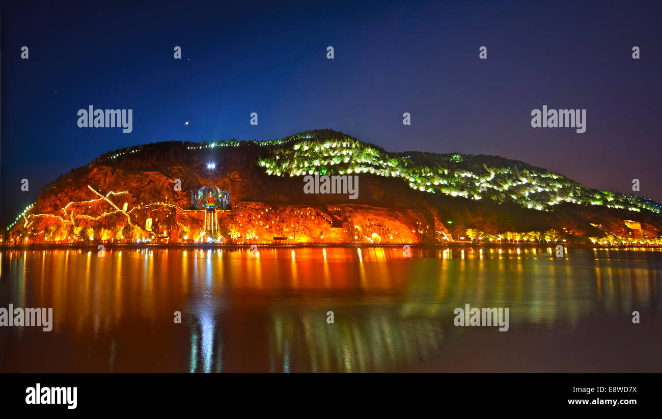 Longmen Grottoes in Luoyang , Henan night Stock Photo - Alamy