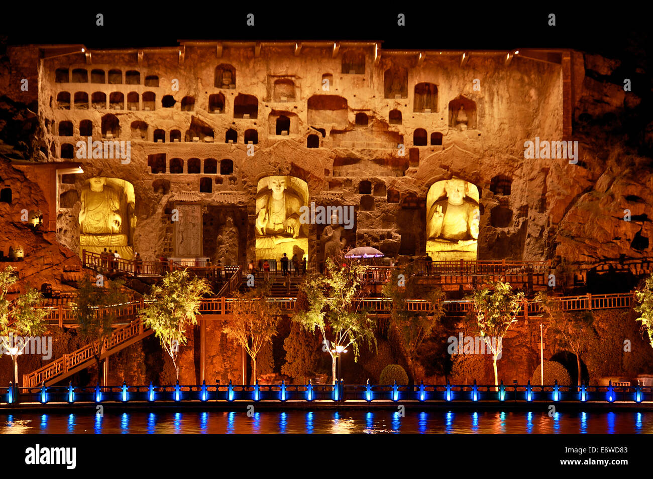 Longmen Grottoes in Luoyang , Henan night Stock Photo - Alamy