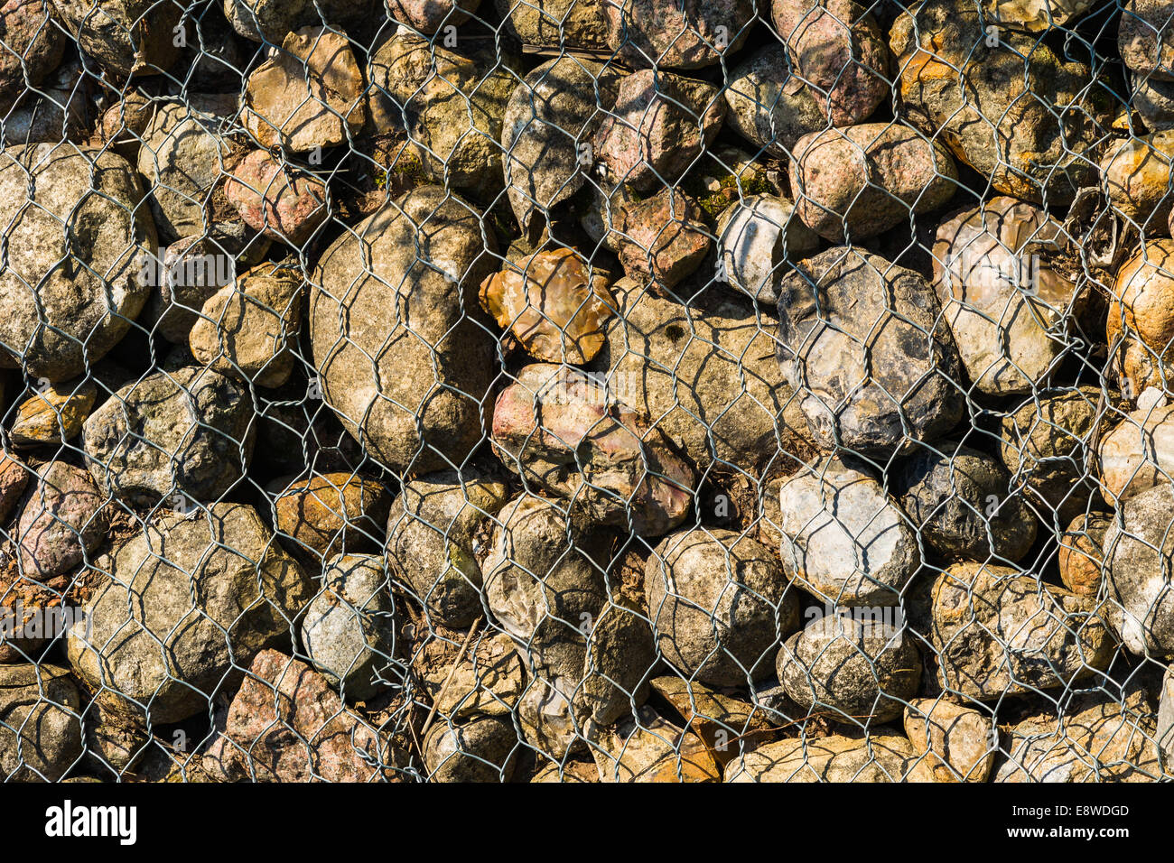 Stone wall rounded stones hi-res stock photography and images - Alamy