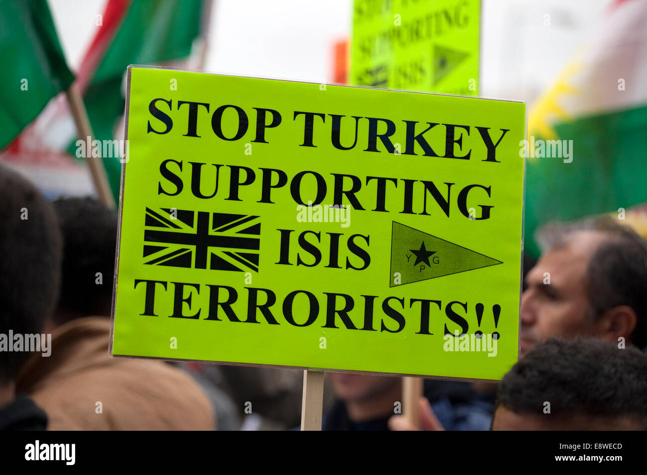 Isis flag waving hi-res stock photography and images - Alamy
