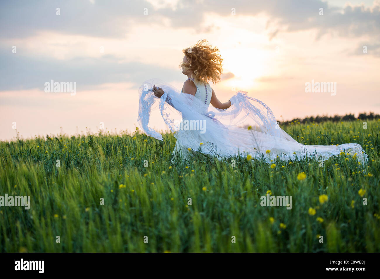 Running brides hi-res stock photography and images - Alamy