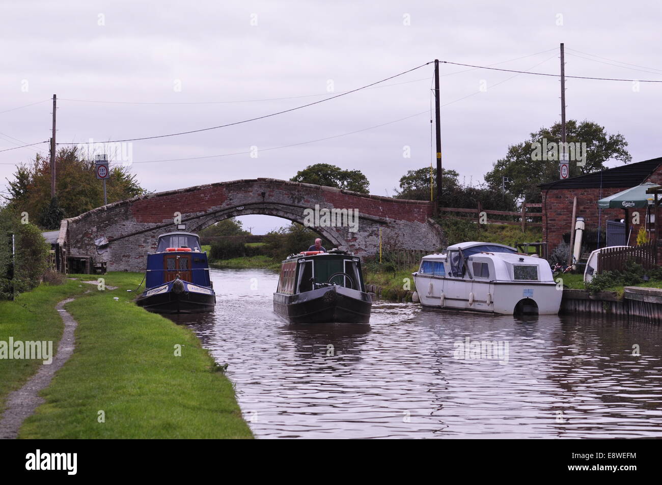 Shropshire union canal bridge hi-res stock photography and images - Alamy