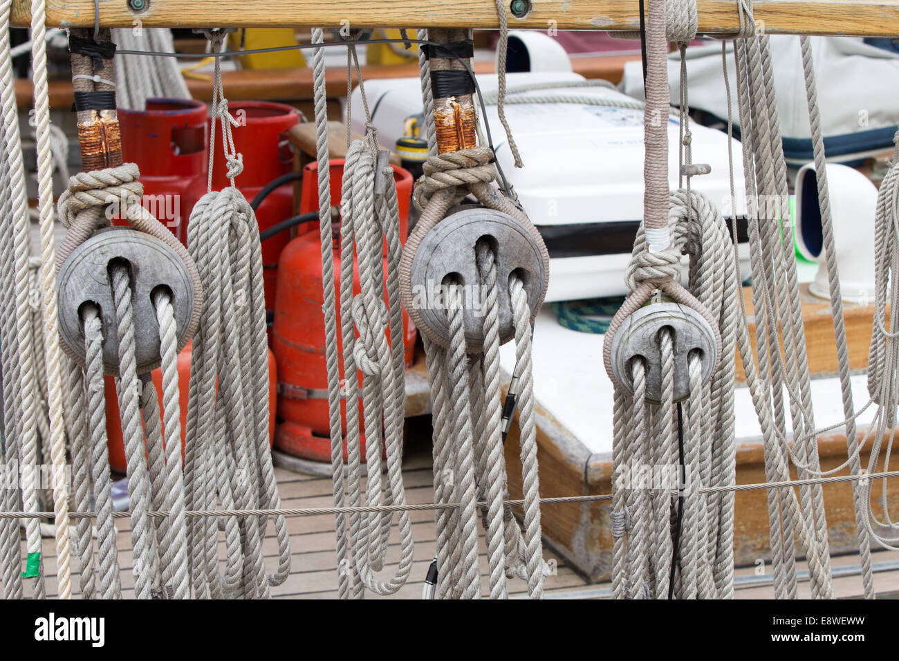 Ship winches hi-res stock photography and images - Alamy
