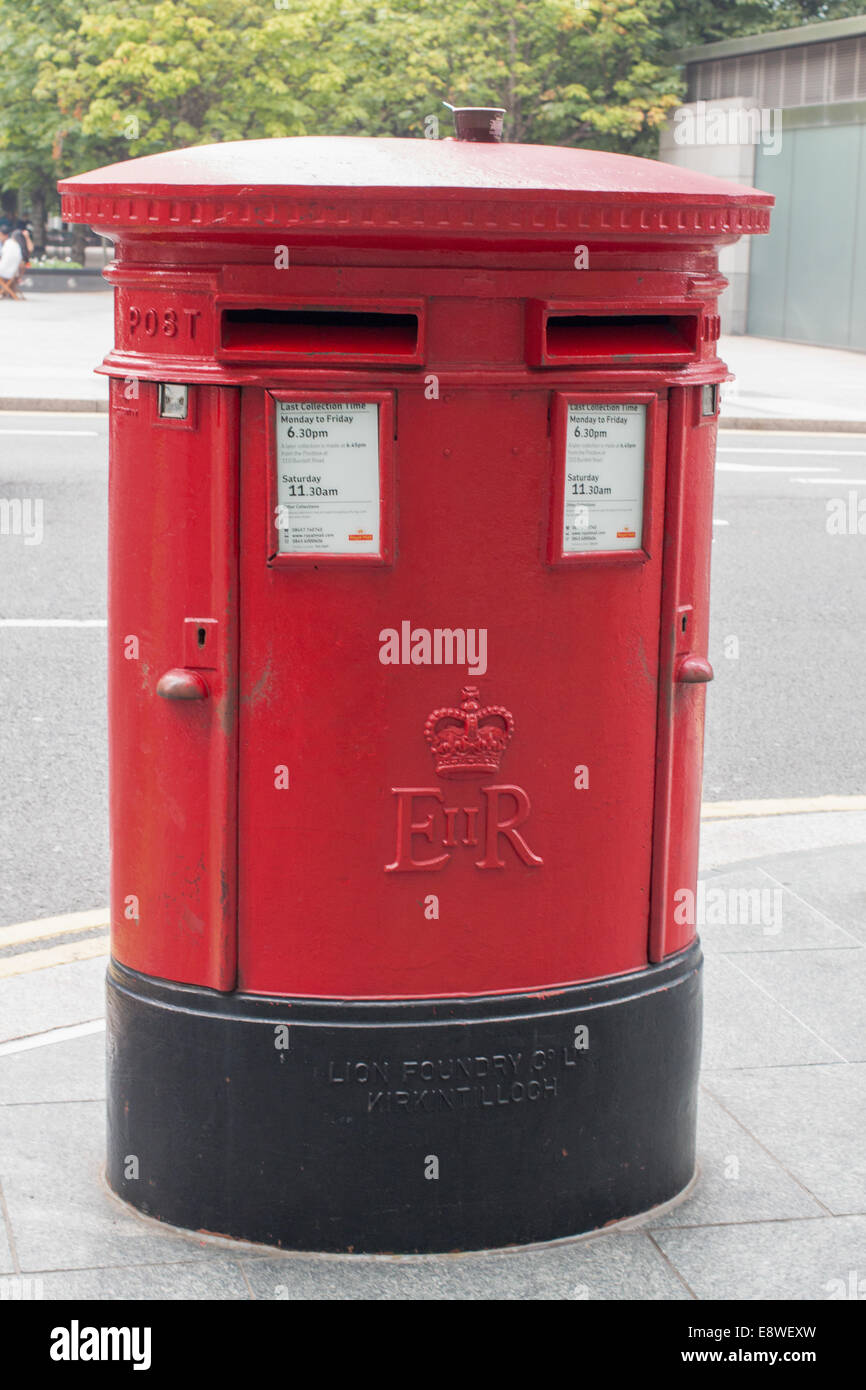 Royal Mail Post box Stock Photo - Alamy