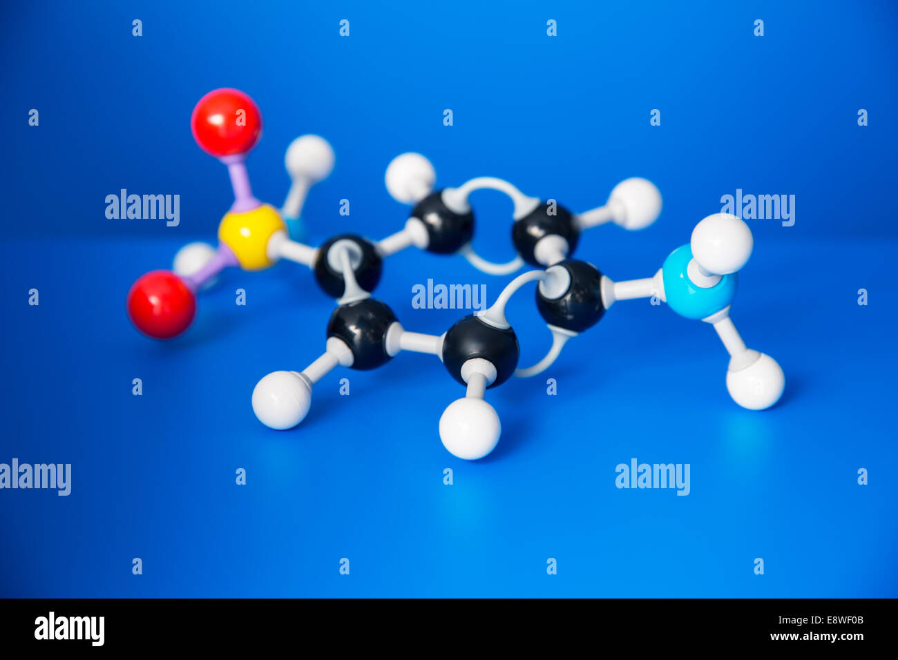 Atom model hi-res stock photography and images - Alamy