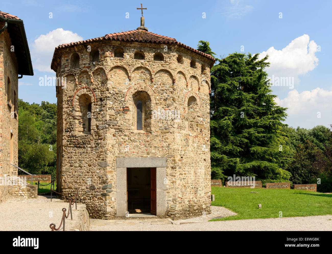 Octagonal baptistery hi-res stock photography and images - Alamy