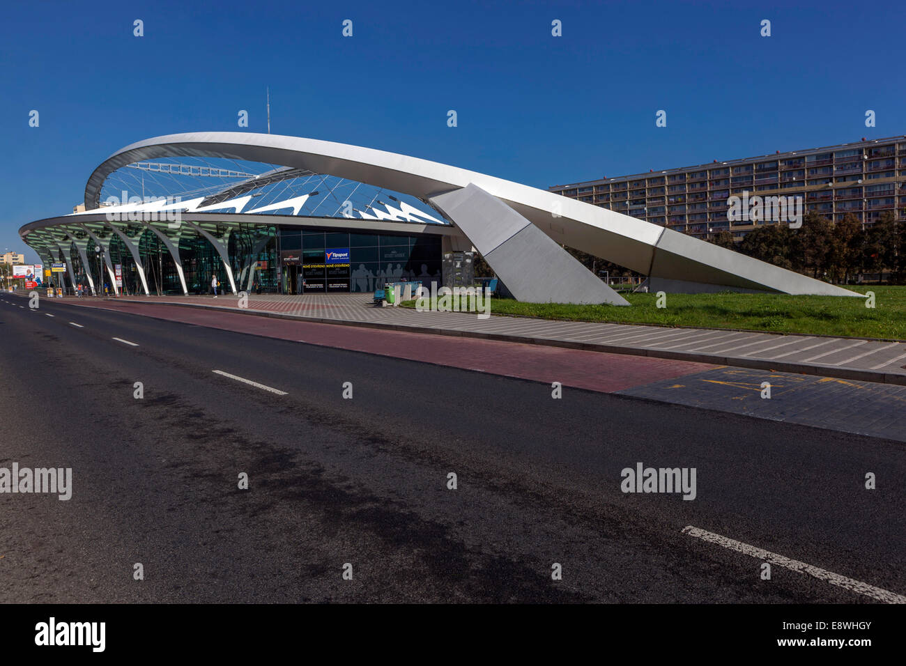 Modern architecture and metro hi-res stock photography and images - Alamy