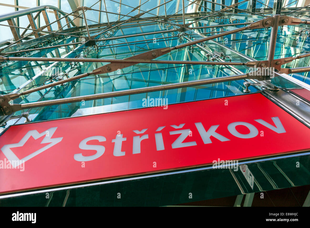 Modern architecture and metro hi-res stock photography and images - Alamy