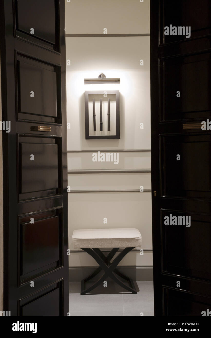 House corridor with doors hi-res stock photography and images - Alamy